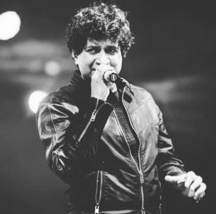 Singer KK's 'last performance' video moments before death viral on ...